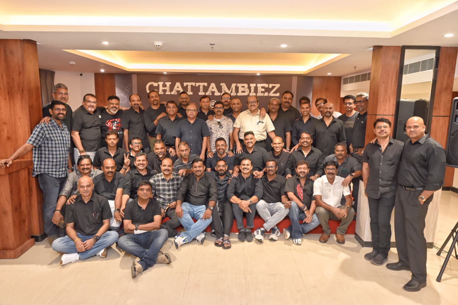 ‘ചട്ടമ്പീസ്’ പറന്നെത്തി; 35 വർഷത്തിനു ശേഷമുള്ള പൂർവ വിദ്യാർഥി സംഗമം ...